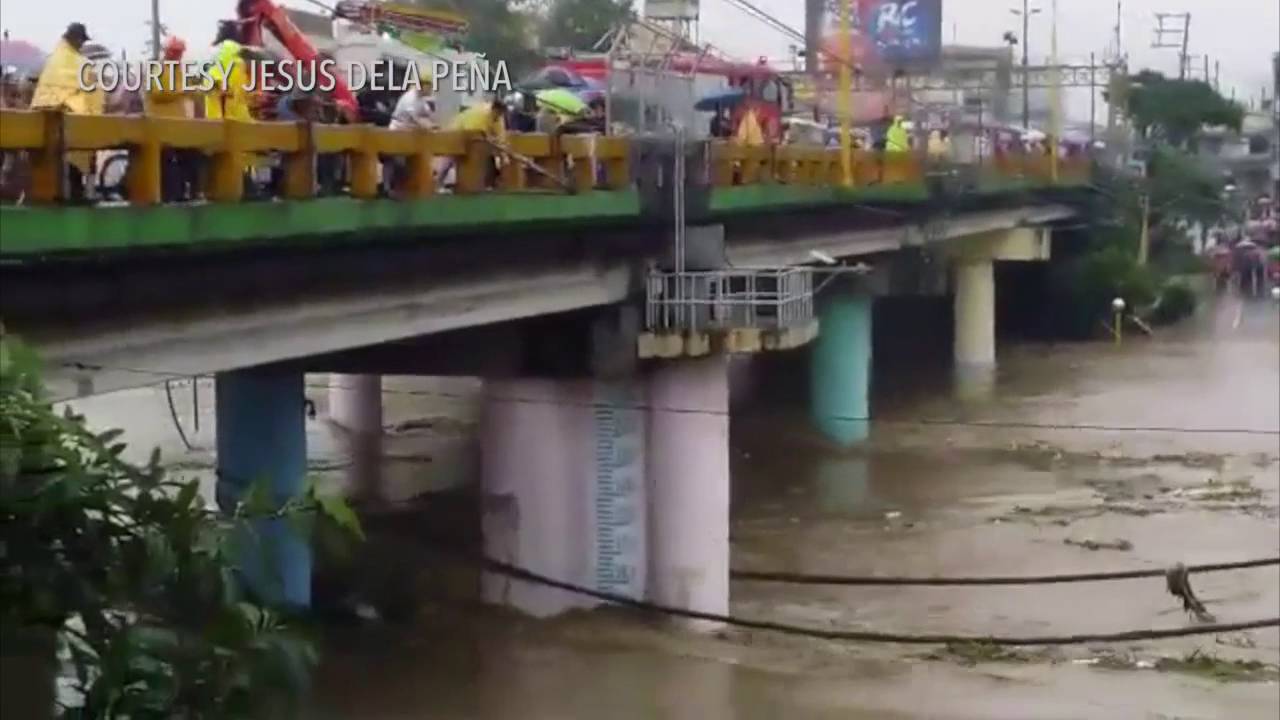 911 response team at work in Marikina City - YouTube