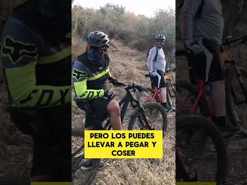Se le cayó la suela a Luis en la rodada al Copal