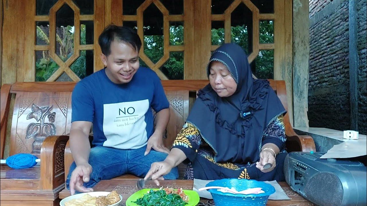 Tina XL pindahan ‼️ makan di Emperan Rumah Nya - YouTube