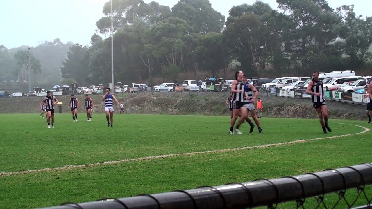 Hills FootyFlix - The HUDDLE (( Simon Nunan )) - YouTube