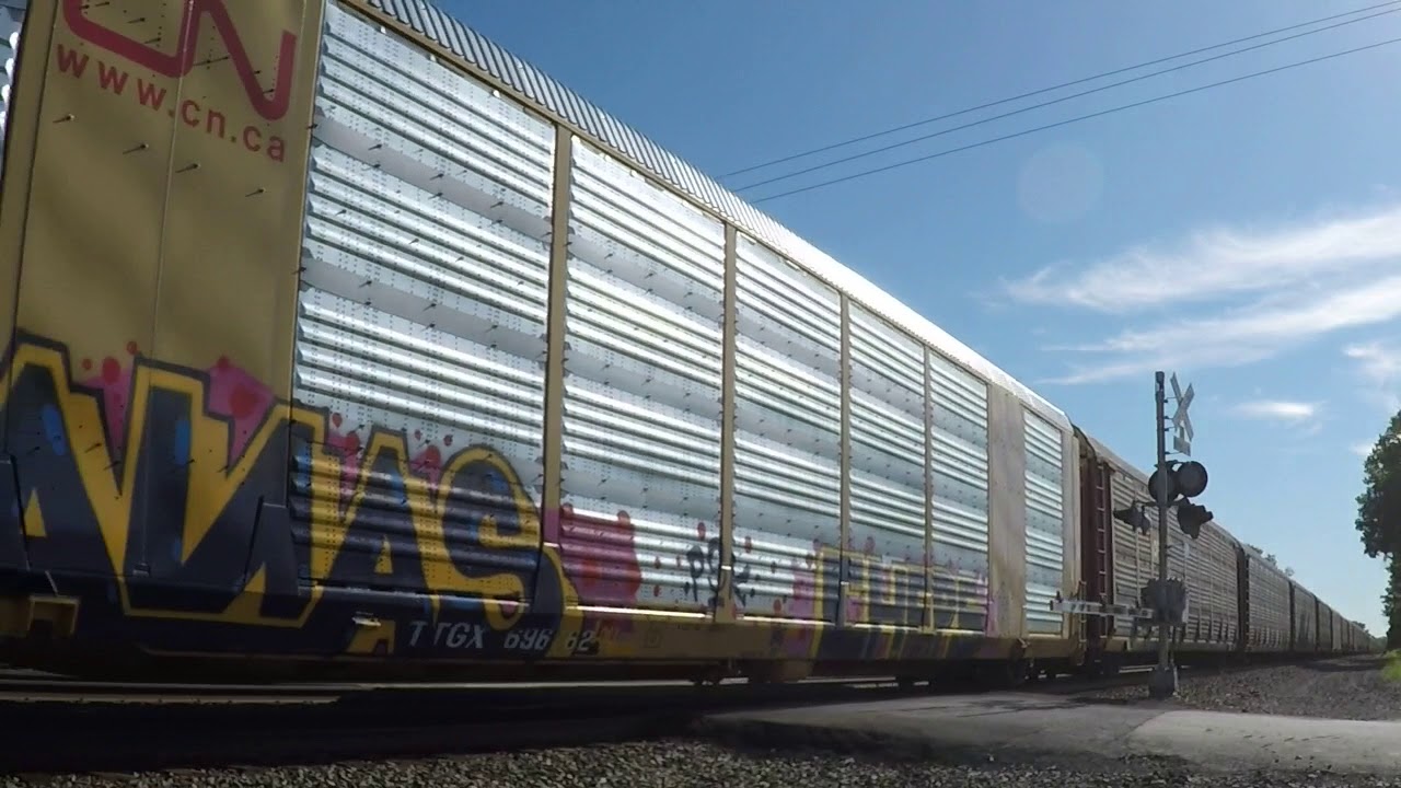 Norfolk Southern and BNSF autorack at Weedsport NY - YouTube