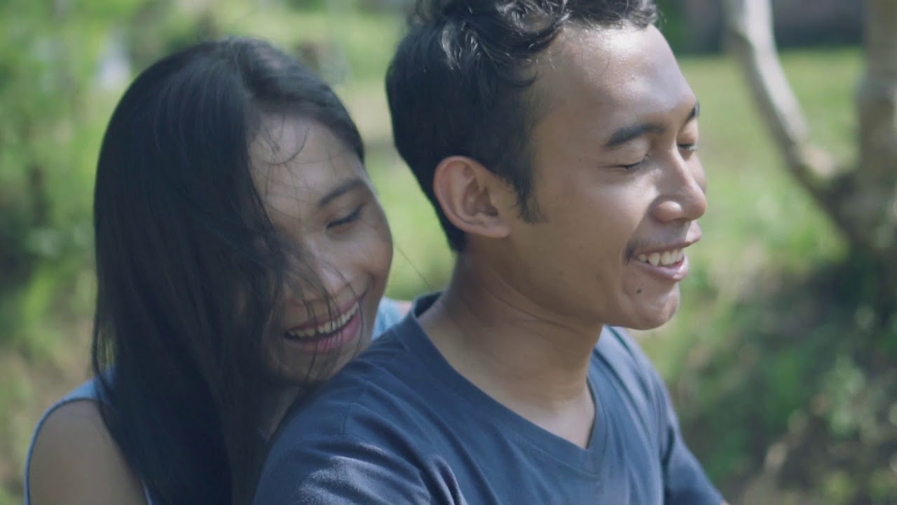 Sacred Lotus Band Bali ~ "I Luh Ayu" - YouTube