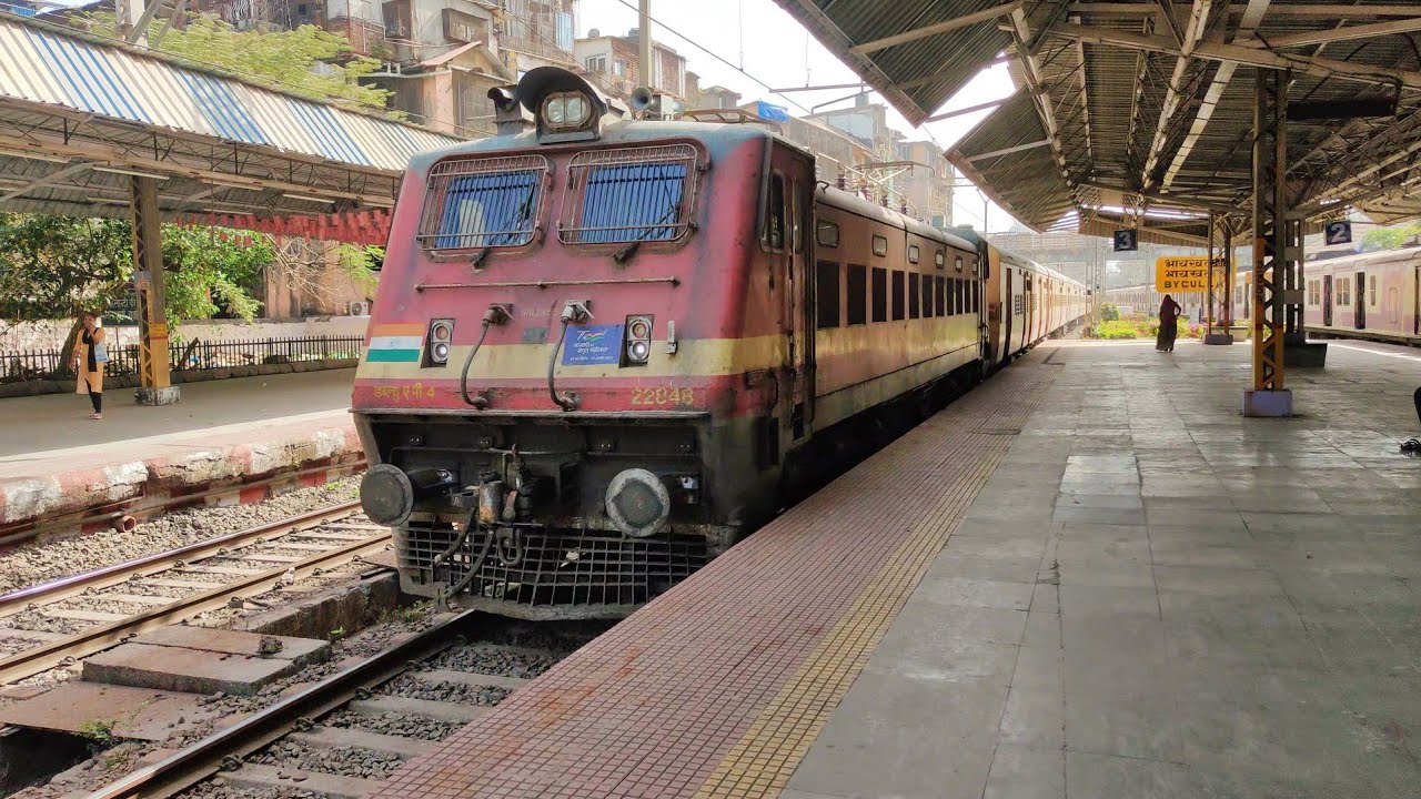 22732 MUMBAI CSMT - HYDERABAD SF EXPRESS SKIPPING BYCULLA WITH WAP4 ...