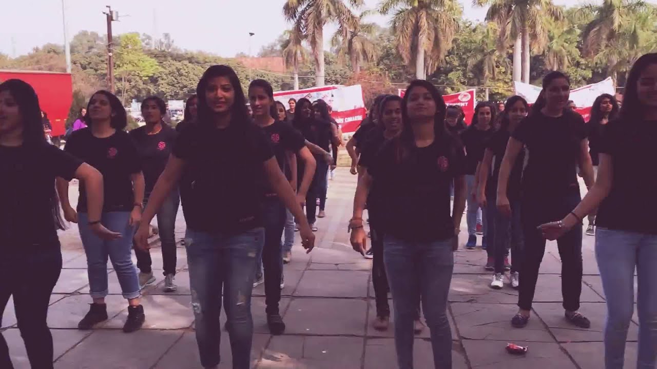Flash Mob On Women Empowerment 2k16 | Rotaract Club MCM DAV - YouTube