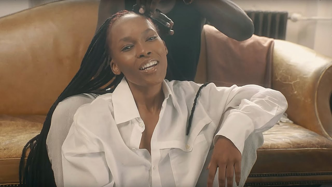 Thabilé - Play It Back (Official Video) - YouTube