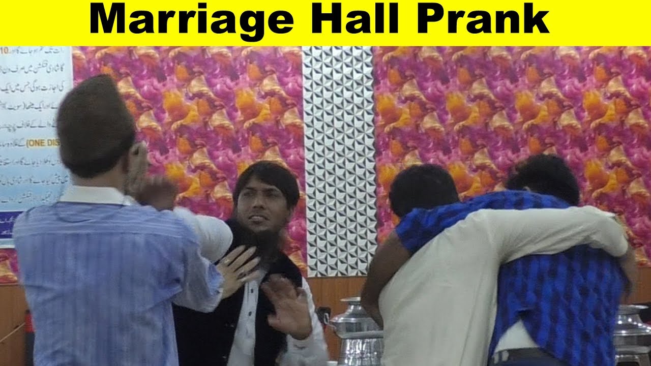 Marrige Hall Prank | Allama Pranks | Totla Reporter | Lahore TV | - YouTube