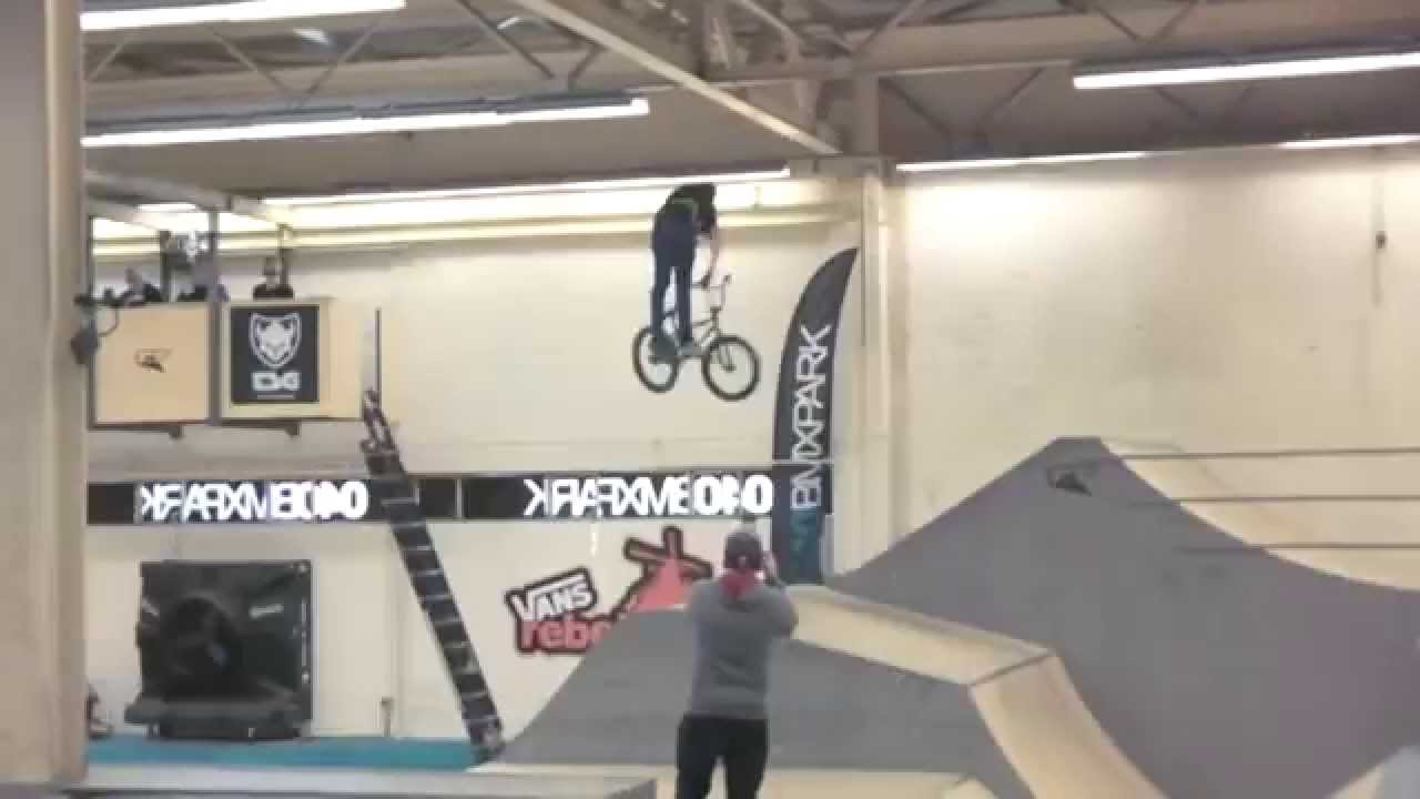 Karl Southern - Worlds First 360 Quint Barspin! - YouTube