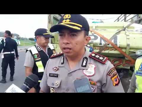 Kapolres Majalengka AKBP Mariyono - Bus Tabrak Tronton Tol Cipali KM 164