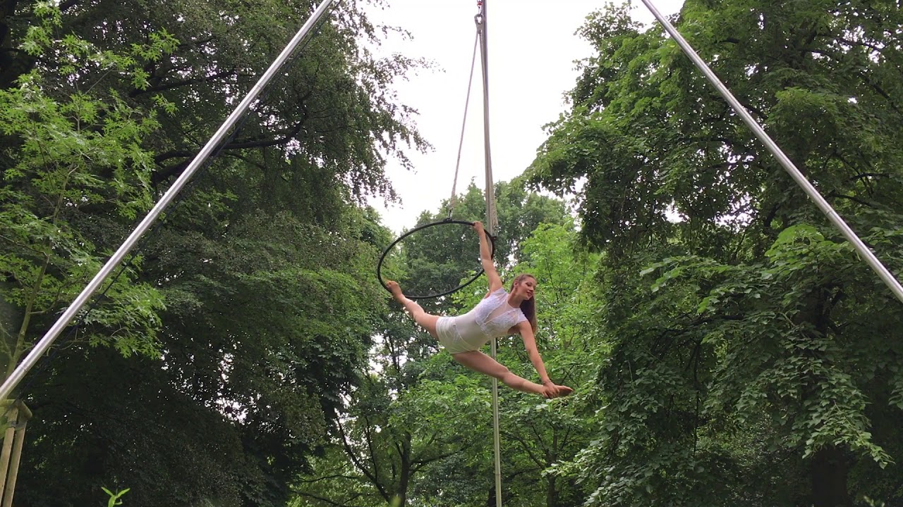 Mareike working on her new freestanding aerial rig - YouTube