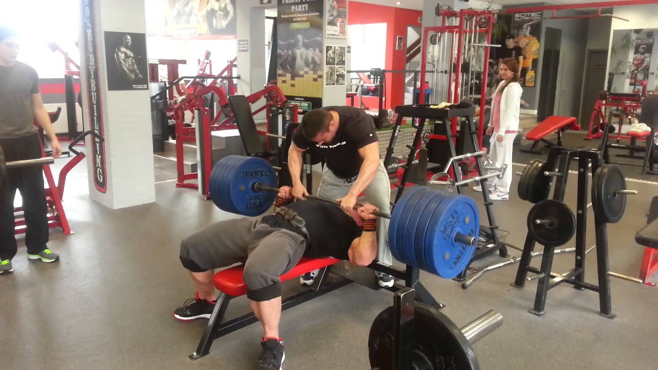 Daniel Toth bench press - 220kgs - YouTube
