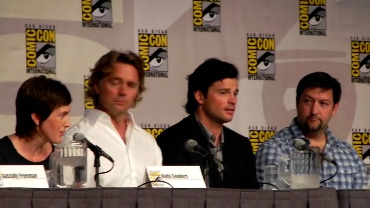 Comic Con 2010 Smallville Panel clip 7 - YouTube