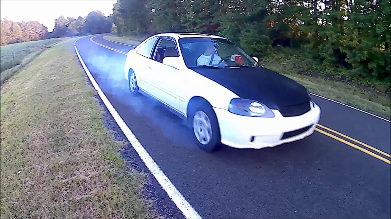 Ricer in a Turbo Civic tries to Burnout - YouTube