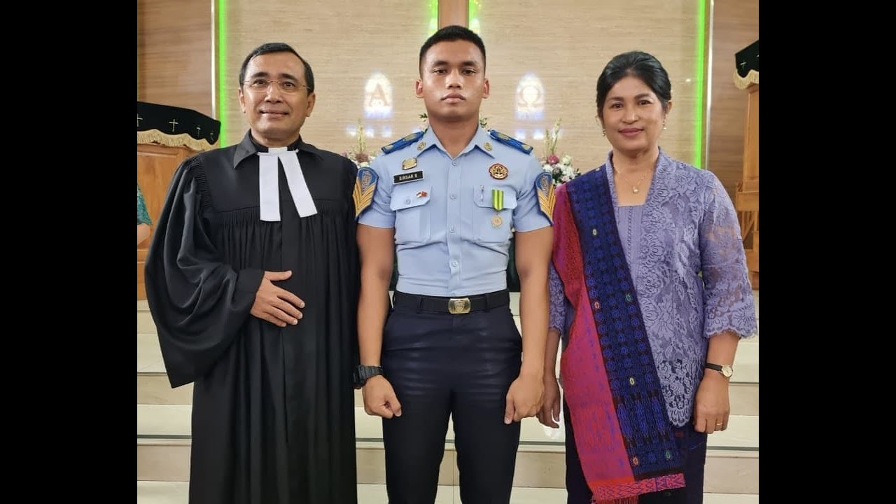 Anak Naburju memimpin koor 117 orang Anak Lepas Sidi di HKBP Jatiasih ...