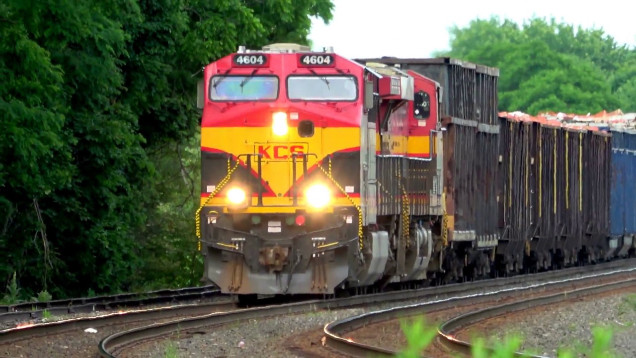 Pair of KCS Units on Big Train Meet CSX 5 Engine Train 4K - YouTube