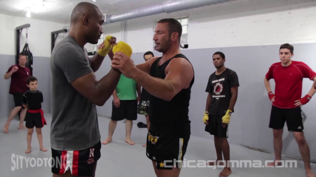 Sityodtong Muay Thai: Kick counter with reverse elbow at Chicago Mixed ...