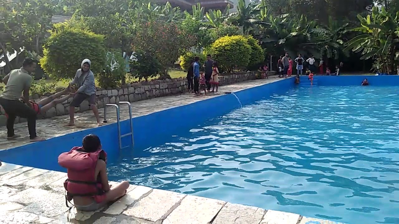 SWIMMING POOL PRANK WITH KIDS - YouTube