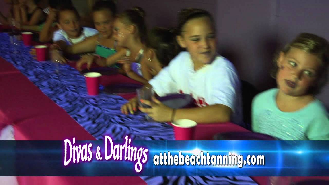 Lindy's at the beach divas and darlings tv - YouTube