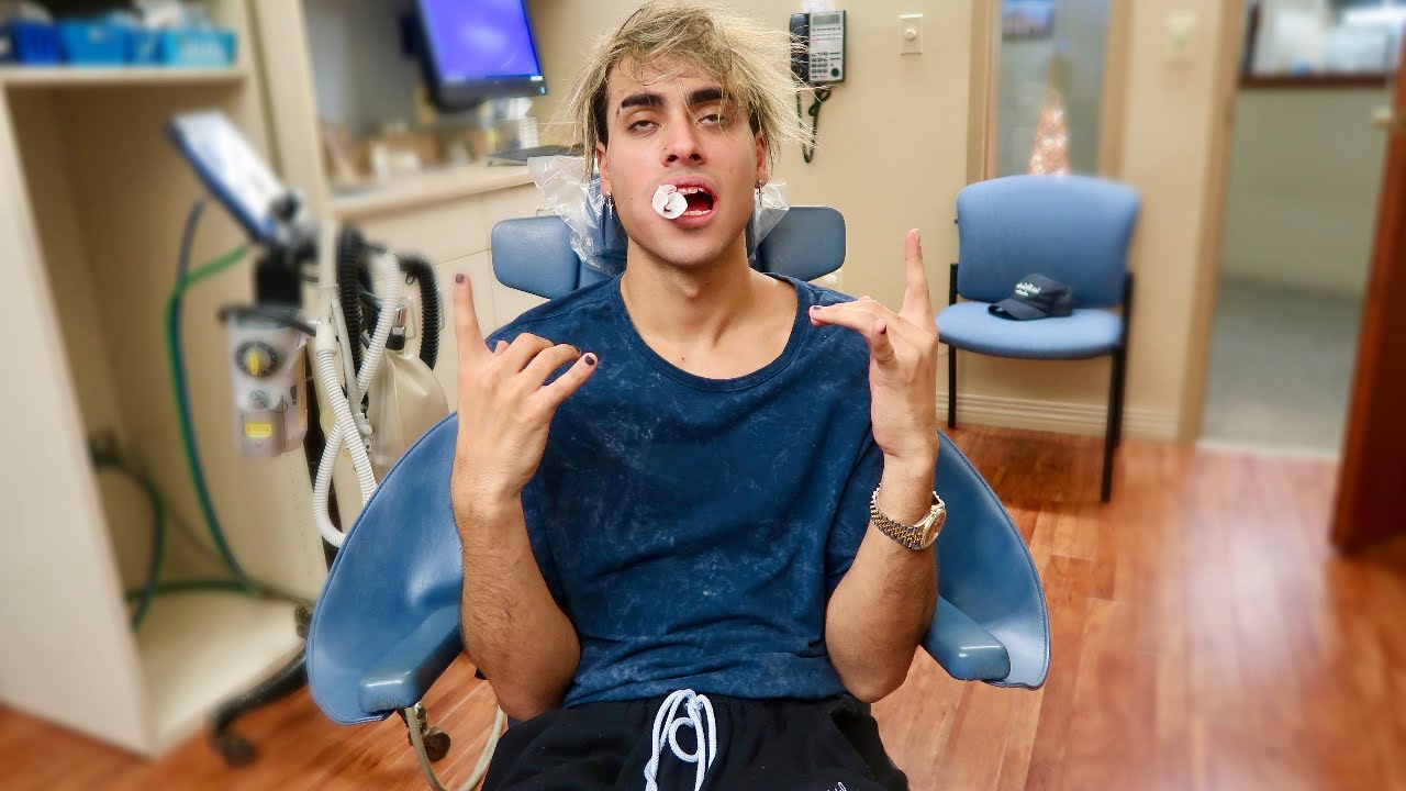 FUNNIEST TOOTH REMOVAL REACTION EVER! - YouTube