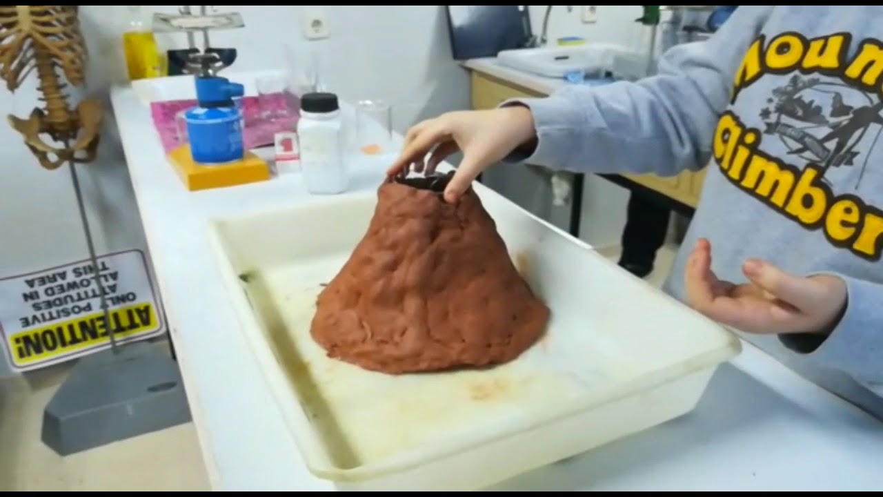 Experimento volcán, 1º de bachillerato. Curso 2017/2018 - YouTube