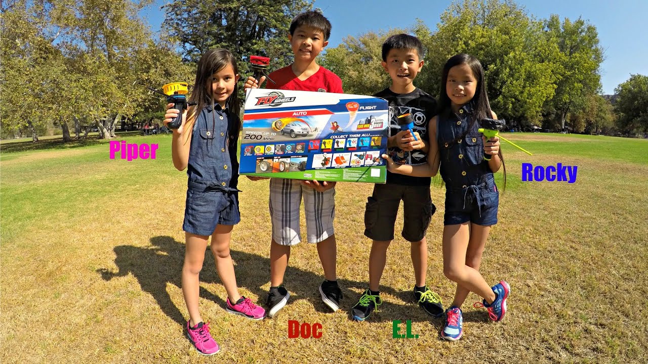 Fly Wheels Flight And Auto 23-Piece Competition Set: 4 Launchers, 5 ...