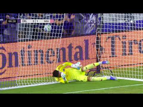 Pedro Gallese STUNS Luis Suárez with INSANE SAVE!