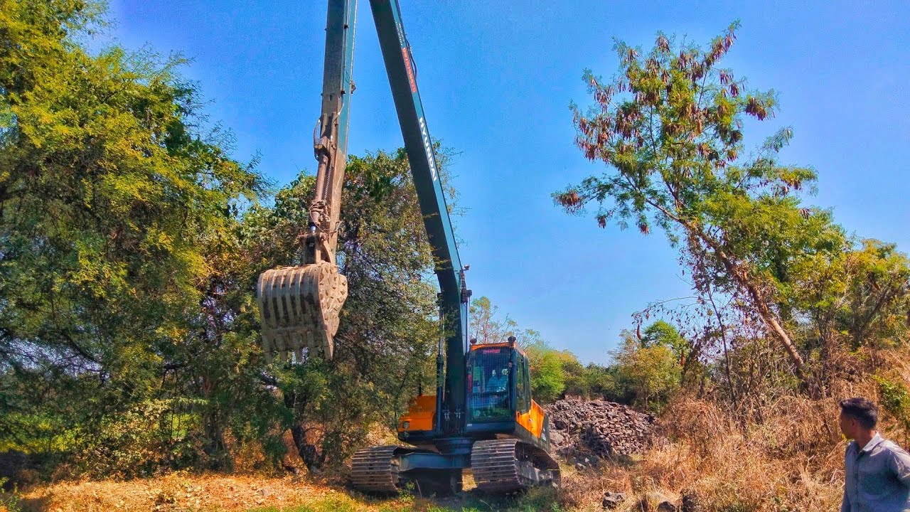 world's largest LR excavator machine has emerged, turning deep and difficult paths into easy ...