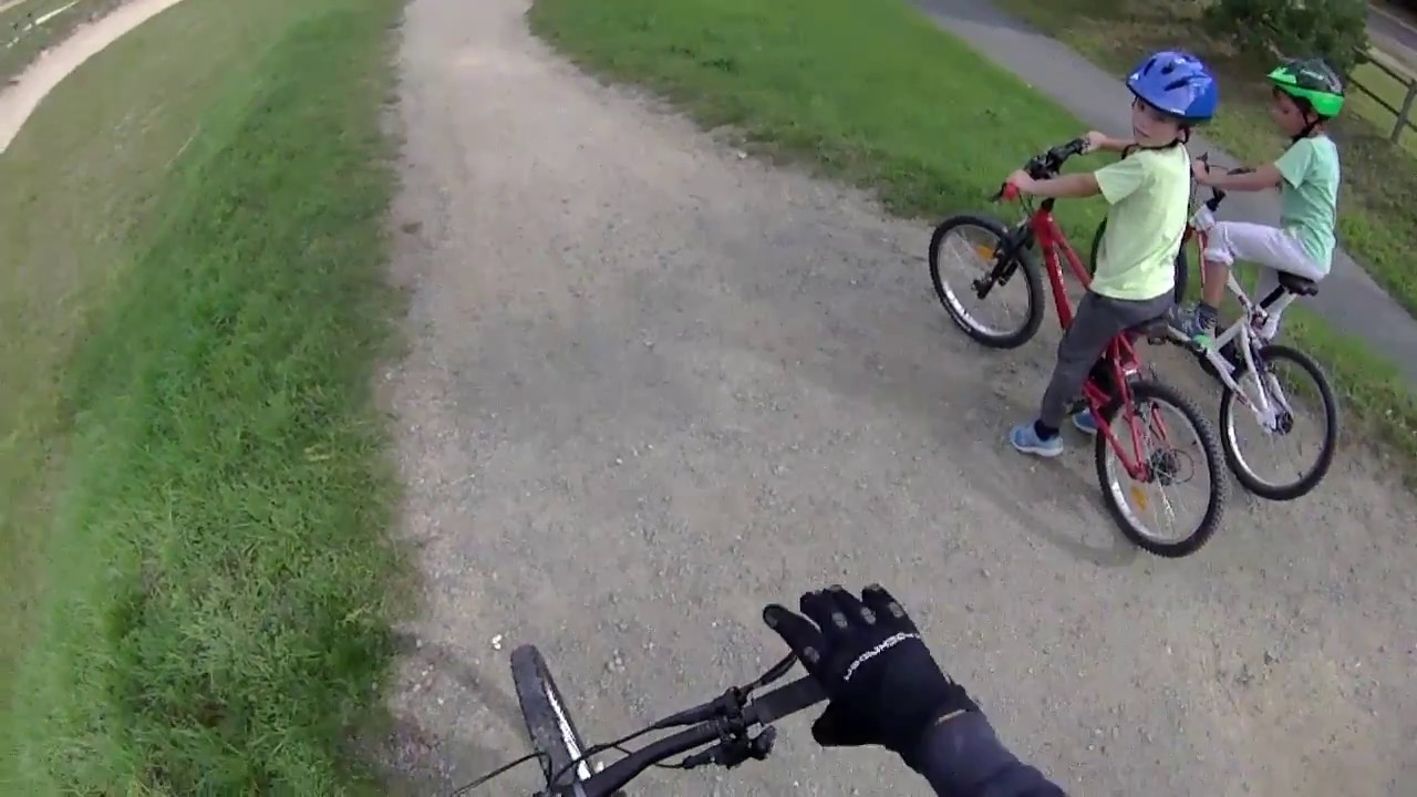 Session DESCENTE et RIDE sur terrain de BMX - YouTube