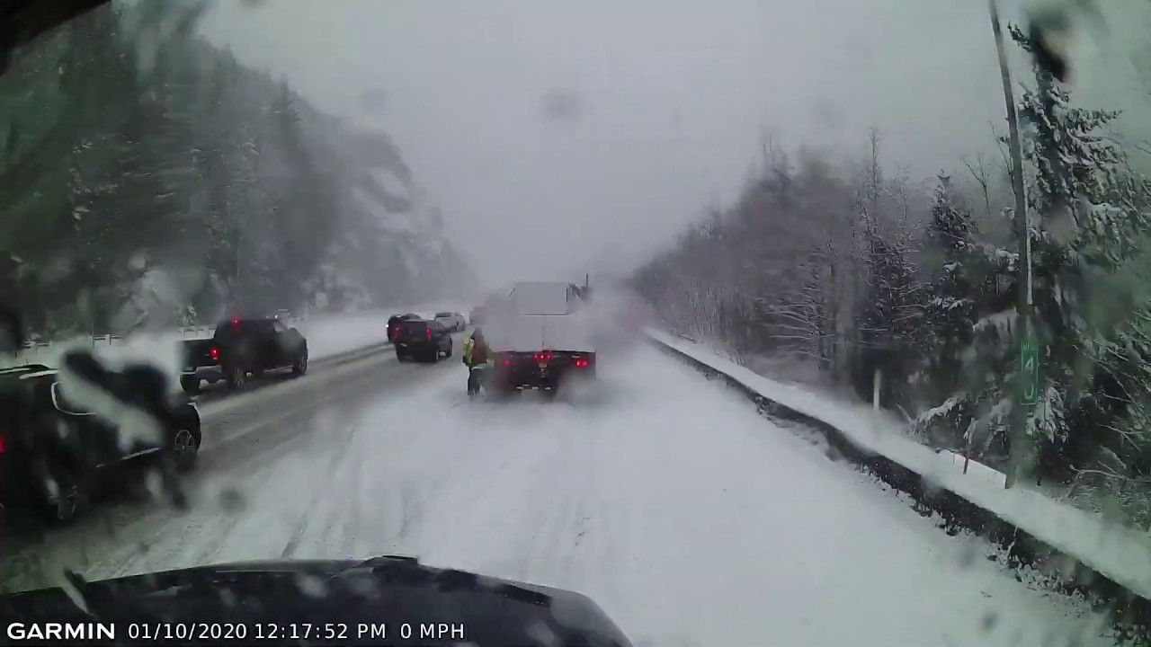 Snoqualmie Pass I-90 Eastbound 1-10-20 Snowstorm Trucker View - YouTube