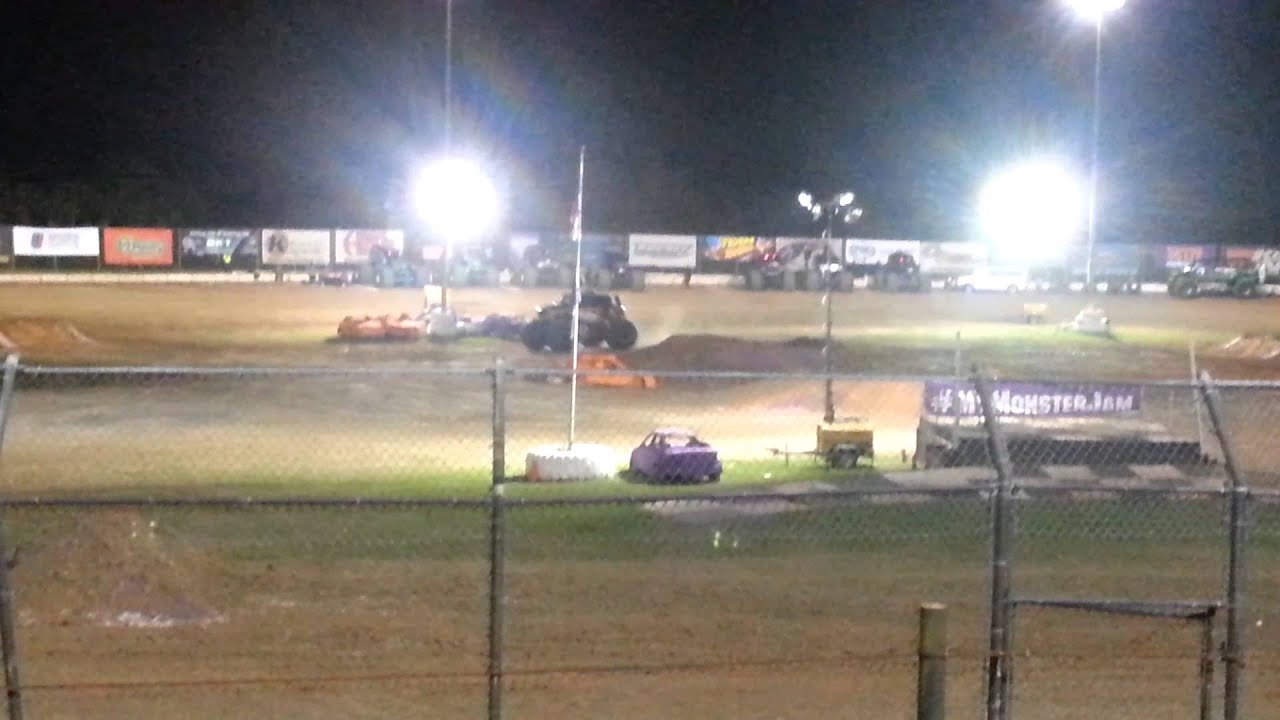 Monster Jam Ocala Fl 2015 freestyle - YouTube