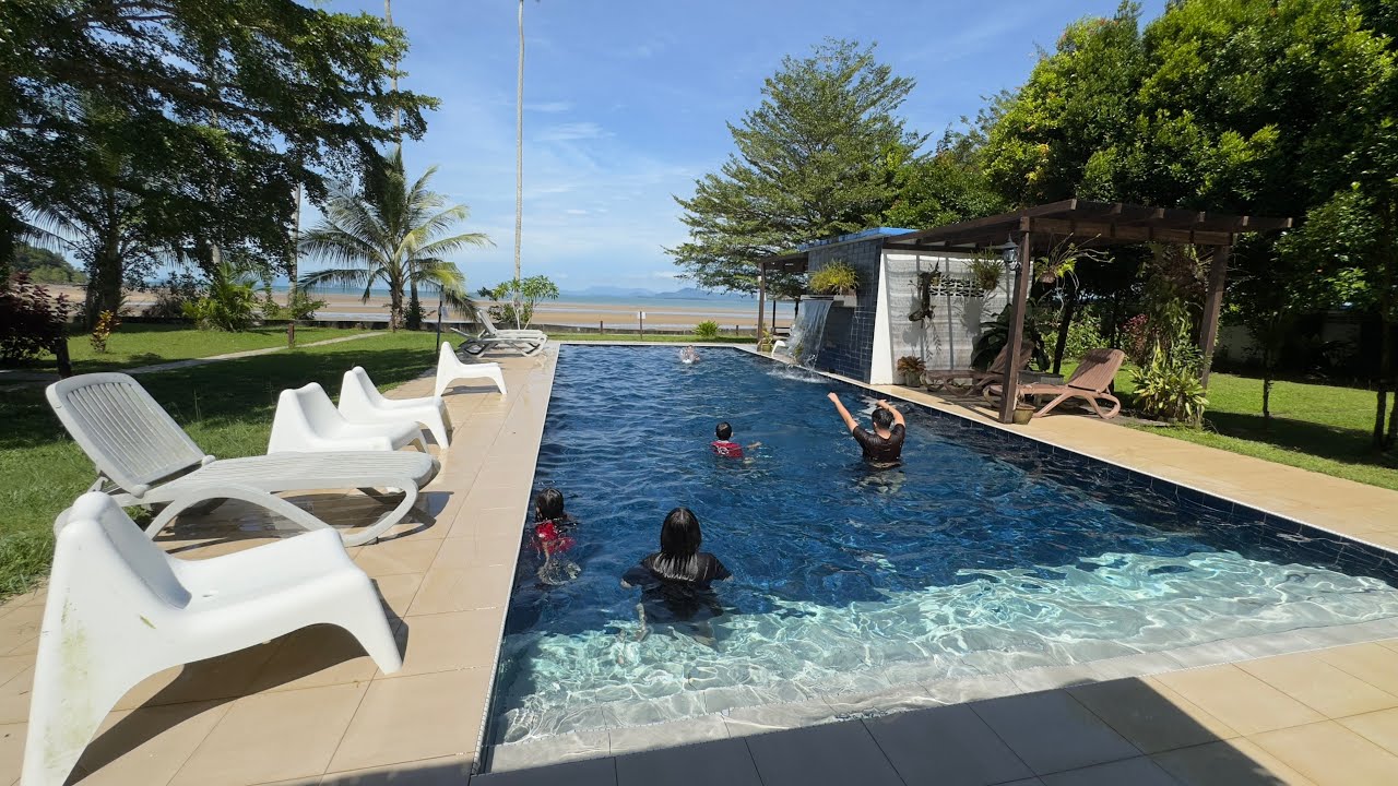 Short Getaway + Family Bonding Rafflesia Resort Lundu, Sarawak. - YouTube