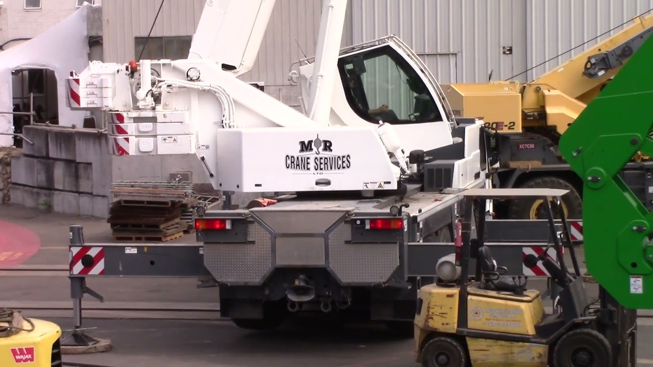 LIEBHERR LTM 1070-4.2, Mr. Crane Services, & GROVE R/T Crane, Victoria ...