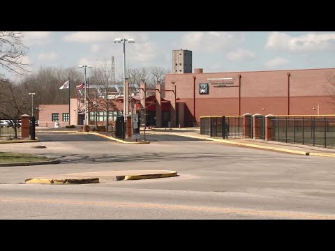 Teacher forced preschoolers to stand naked in closet as punishment, Illinois police say