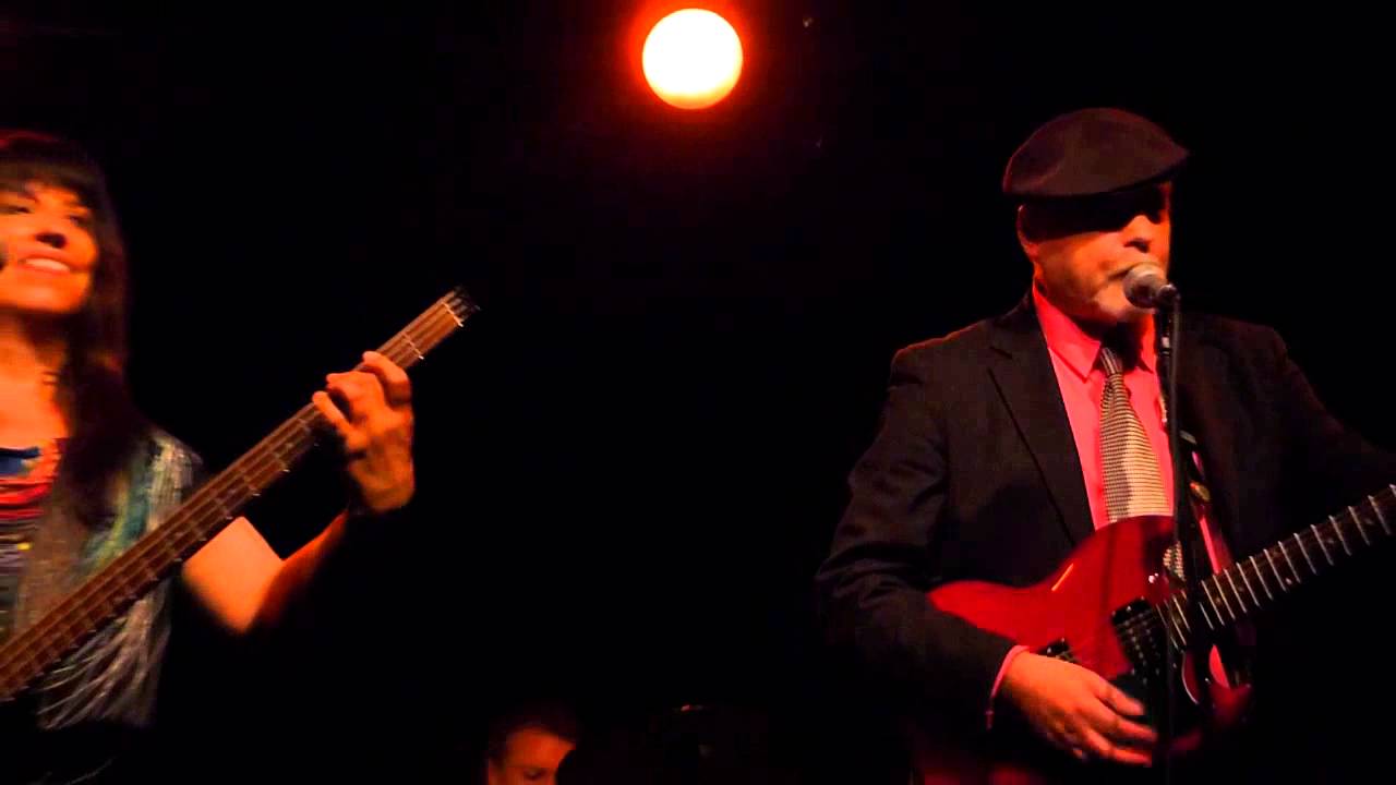 Brad Vickers & His Vestapolitans perform "It's A Good Life" - YouTube