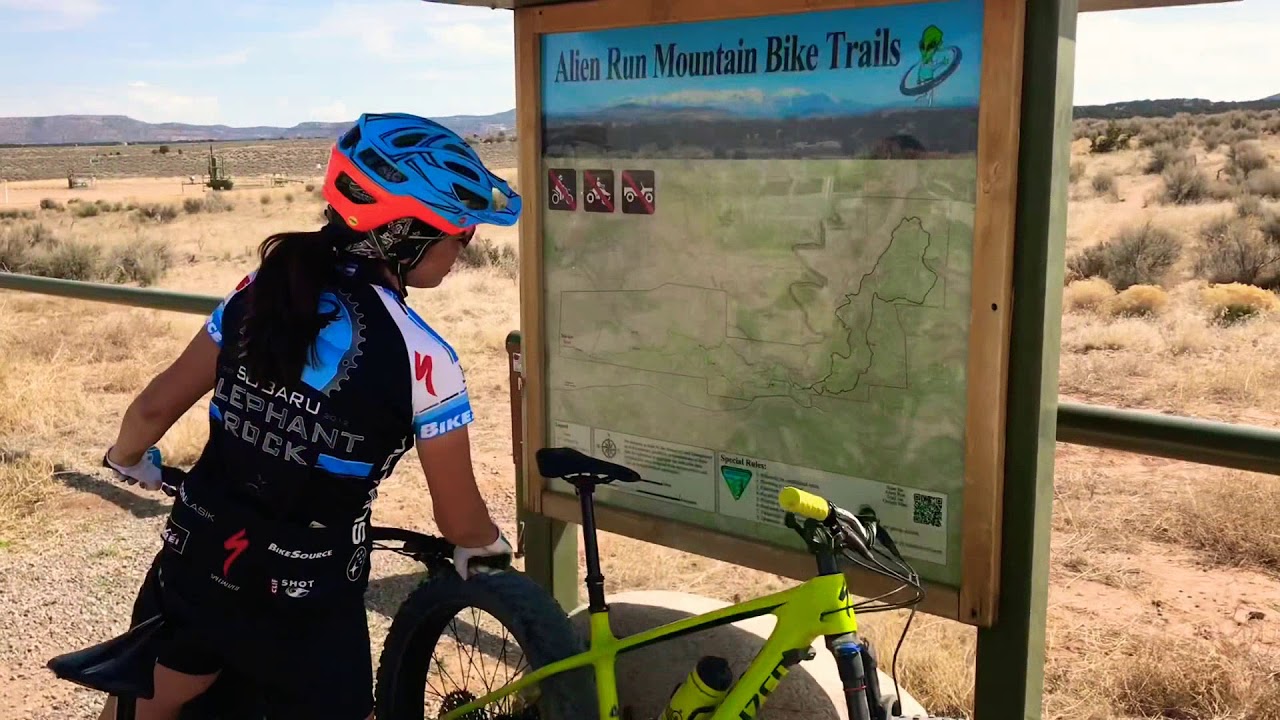 Alien 👽 Run Super Loop Bike Trail - YouTube