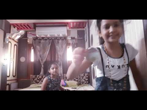 what's in our bag ft anvi and anushka manita modi /funtime with anvi 🎒👝 ...