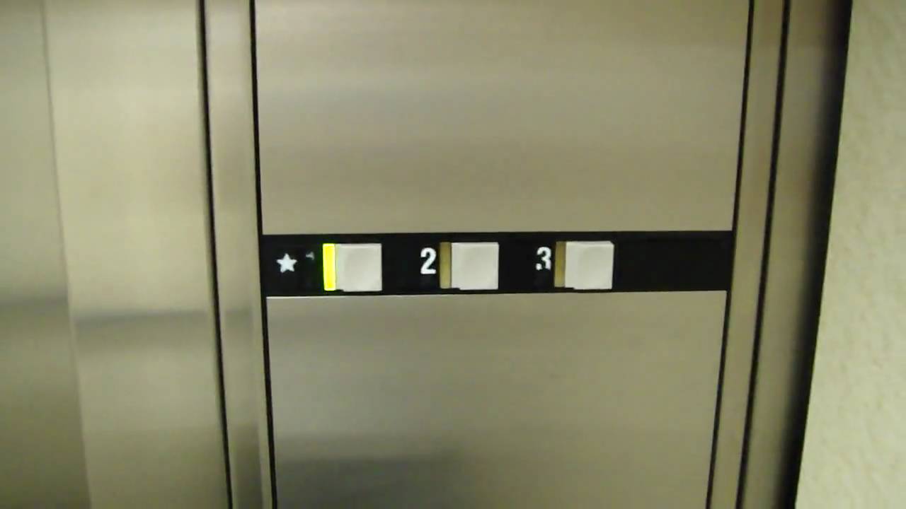 Montgomery Vector Hydraulic elevator @ Bloomingdales Mall Of America ...