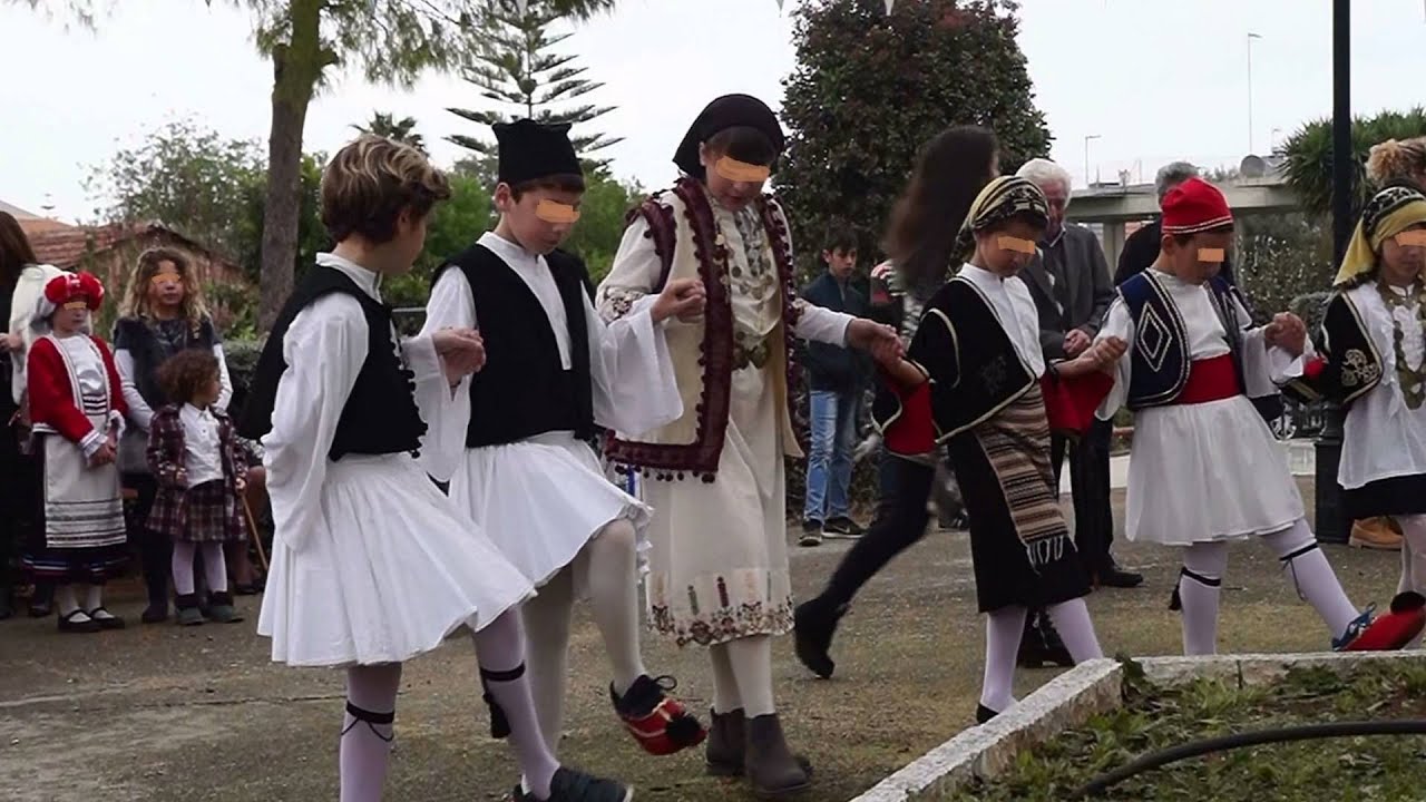 Παραδοσιακό Χορευτικό Παιδιών Πολιτιστικού Στεκιού "Σταυρός του Νότου ...