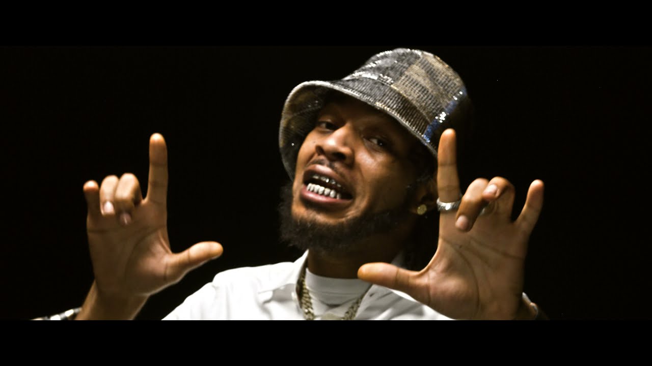 Geezy Escobar - IYKYK [Official Music Video] - YouTube