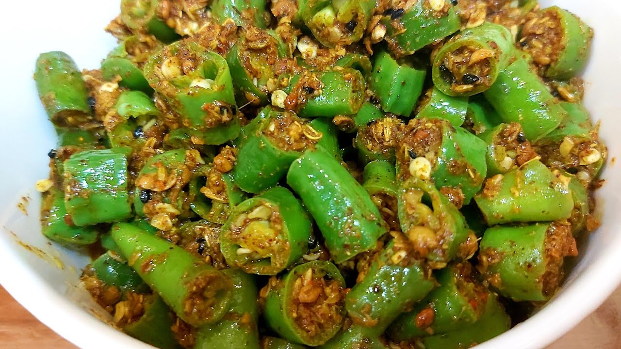 INSTANT HARI MIRCH ACHAR / QUICK & EASY GREEN CHILLIES PICKLE. - YouTube