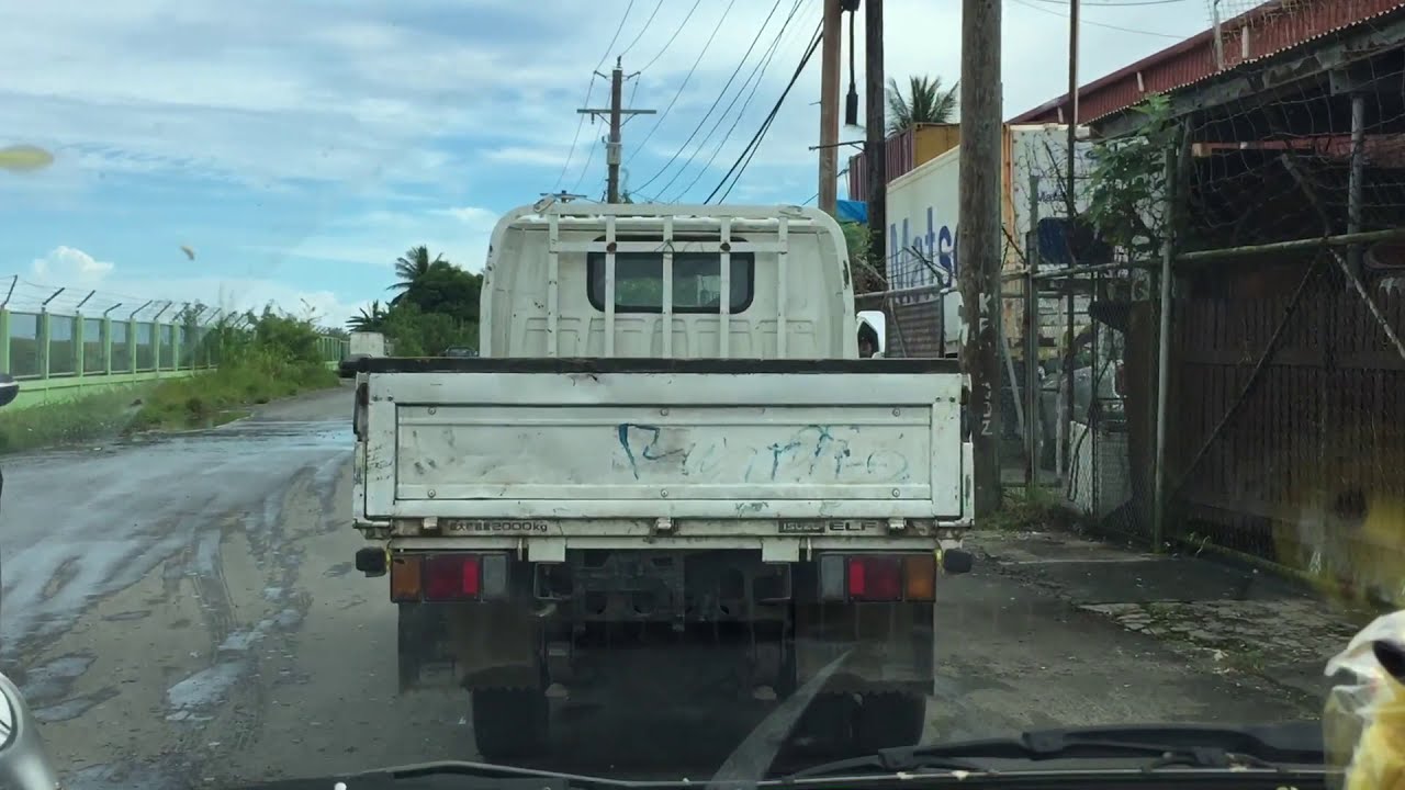 UNBELIEVABLE TRUCK DRIVING WITH A MISSING WHEEL - YouTube