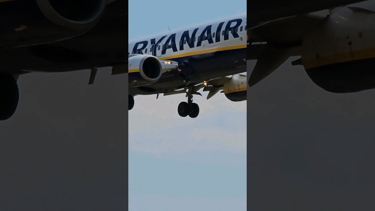 RYANAIR making a smooth landing at Manchester Airport. - YouTube
