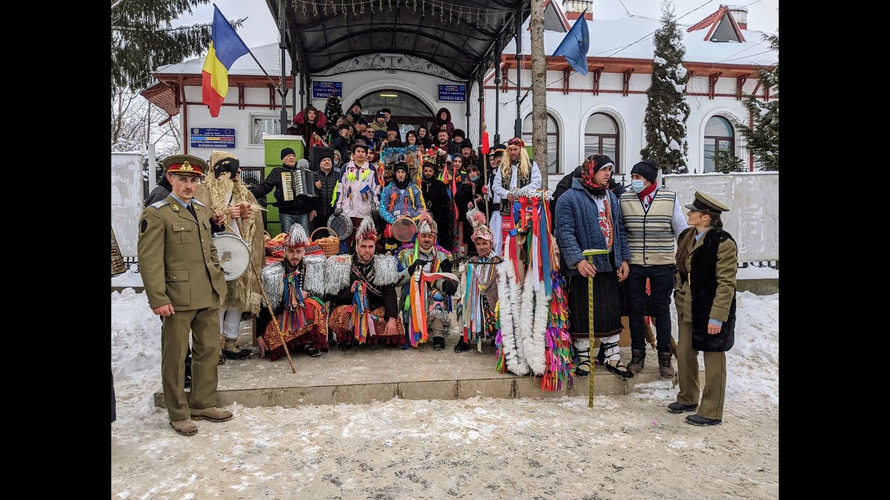 Traditii datini obiceiuri din Moldova : colinde + ursii + caii + capra ...