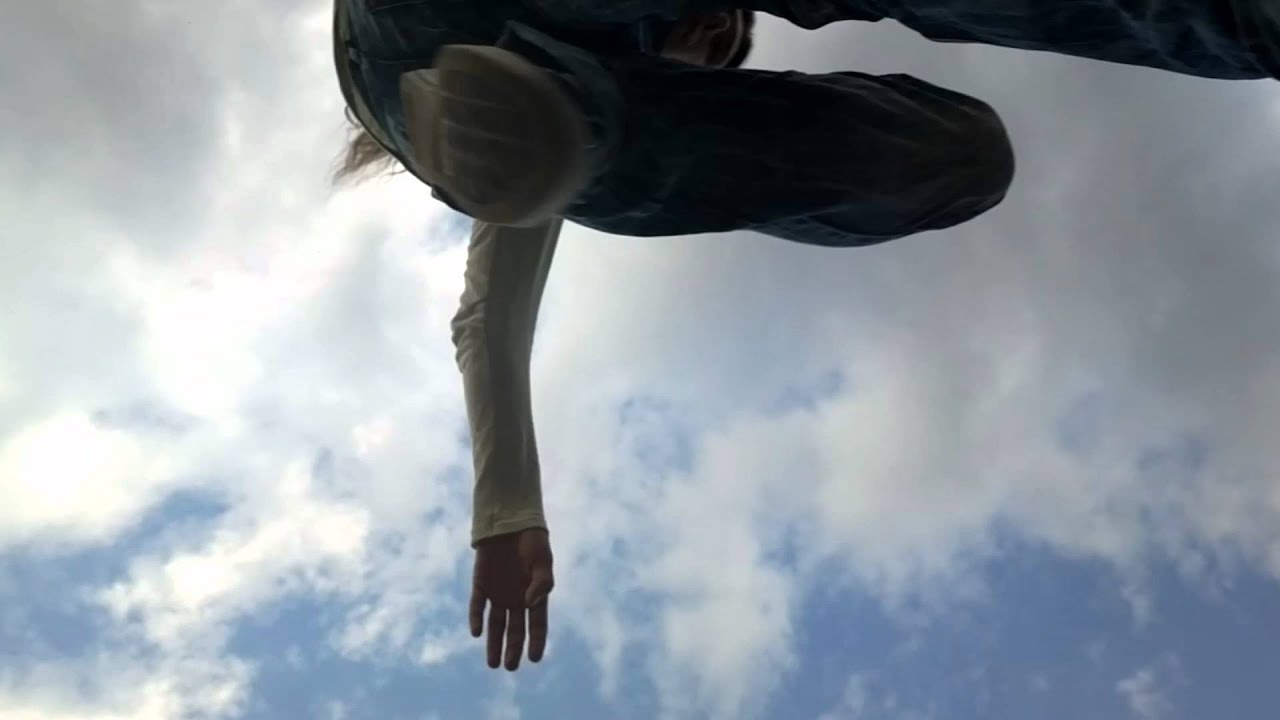 Nokia 808 video sample - jump stab - YouTube