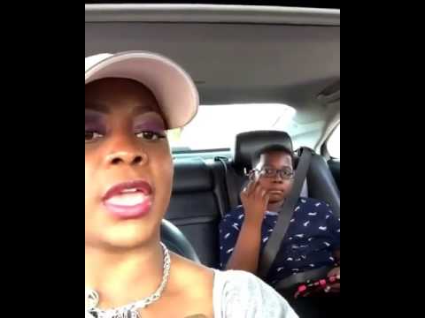 Funny kid sticks up middle finger to mother😂 - YouTube