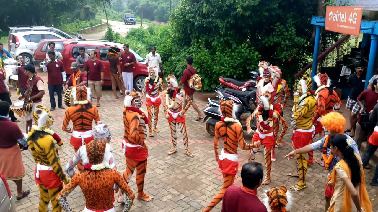 Hulivesha by Sri Vishnu Seva Balaga, Alevoor. - YouTube