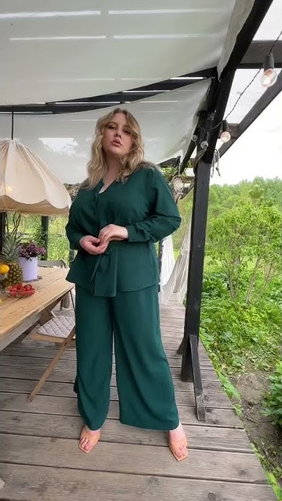 Брючный костюм изумрудного цвета - YouTube