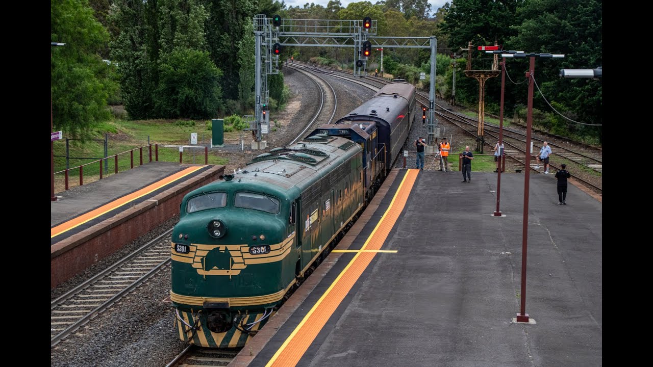 Diesel Transfer train to Castlemaine with S301 and T395- 1/12/24 - YouTube