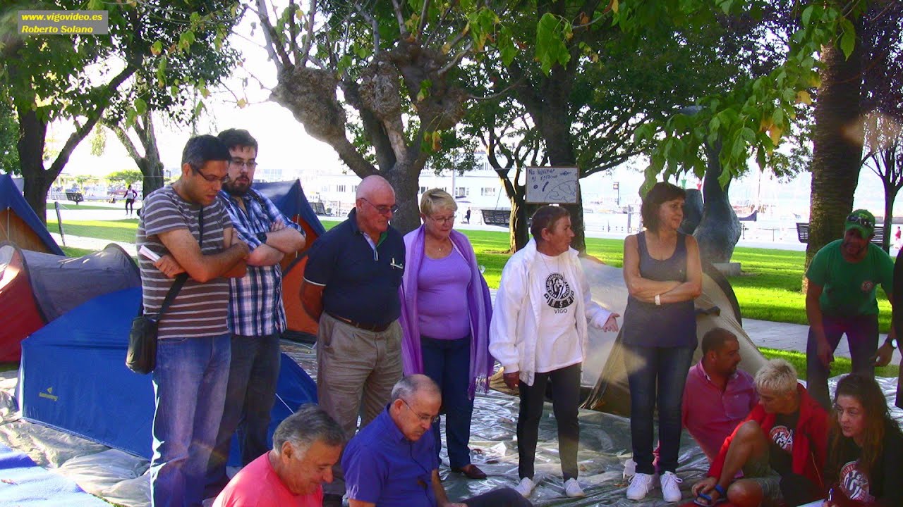 Acampada Dignidad de la Asamblea de Movimientos Sociales de Vigo - YouTube