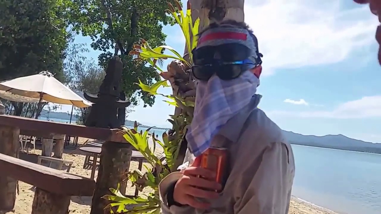 How to disguise yourself - YouTube