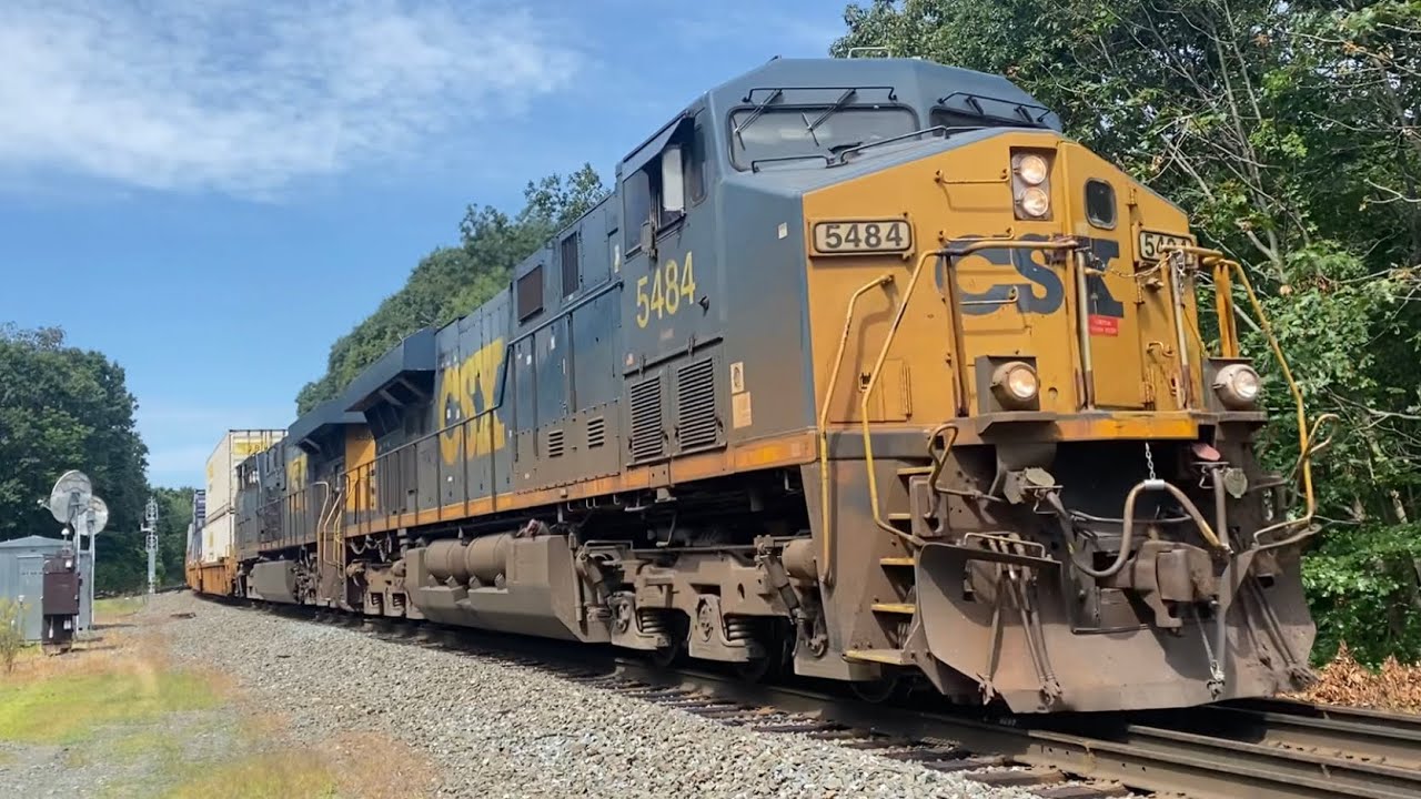 CSX DC traction duo leads a quiet train uphill 2% in Charlton ...